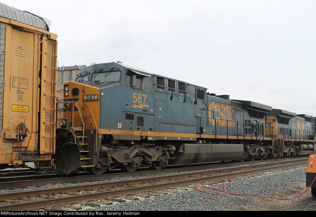 CSX 587 (1)